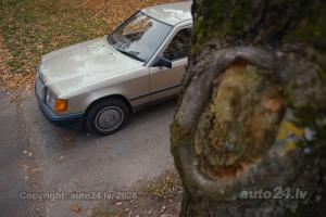 Smilšu krāsa Mercedes-Benz 200 1986 Tallina, ar dzinēja tilpumu 2.00 L un nobraukumu 158 tūkst. km par 11900 €, foto 7 vietnē AUTOMOTO.COM.LV
