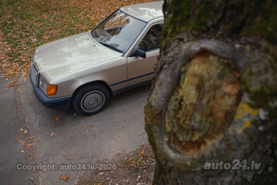 Smilšu krāsa Mercedes-Benz 200 1986 Tallina, ar dzinēja tilpumu 2.00 L un nobraukumu 158 tūkst. km par 11900 €, foto 7 vietnē AUTOMOTO.COM.LV