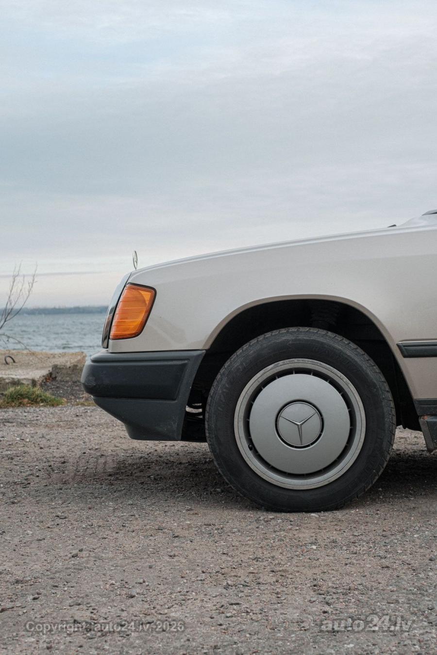 Smilšu krāsa Mercedes-Benz 200 1986 Tallina, ar dzinēja tilpumu 2.00 L un nobraukumu 158 tūkst. km par 11900 €, foto 8 vietnē AUTOMOTO.COM.LV