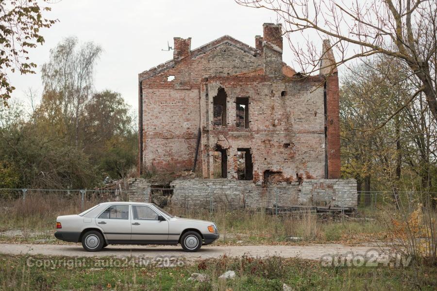 Smilšu krāsa Mercedes-Benz 200 1986 Tallina, ar dzinēja tilpumu 2.00 L un nobraukumu 158 tūkst. km par 11900 €, foto 13 vietnē AUTOMOTO.COM.LV