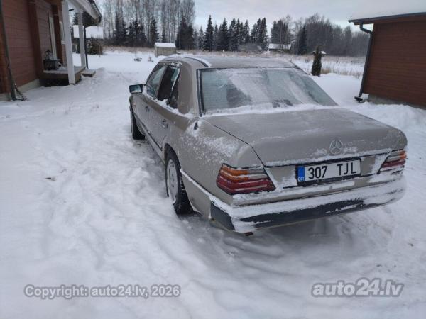 Beige Mercedes-Benz 200 1989 in Tallinn, with an engine capacity of 2.00 L and mileage of 391 thousand km for 2500 €, photo 2 on AUTOMOTO.COM.LV