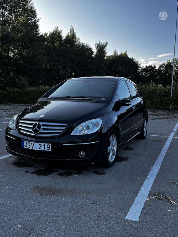 Black Mercedes-Benz 200 2006 in Kedainiai, with an engine capacity of 2.04 L and mileage of 316 thousand km for 1000 €, photo 1 on AUTOMOTO.COM.LV