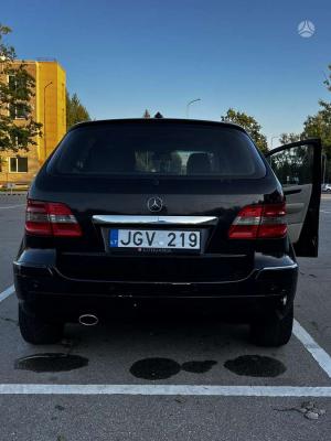 Black Mercedes-Benz 200 2006 in Kedainiai, with an engine capacity of 2.04 L and mileage of 316 thousand km for 1000 €, photo 6 on AUTOMOTO.COM.LV