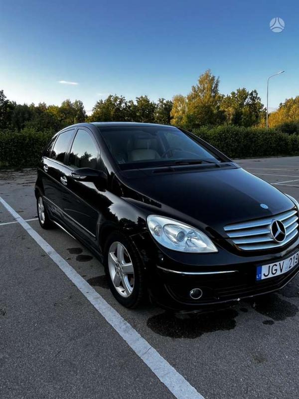 Black Mercedes-Benz 200 2006 in Kedainiai, with an engine capacity of 2.04 L and mileage of 316 thousand km for 1000 €, photo 8 on AUTOMOTO.COM.LV