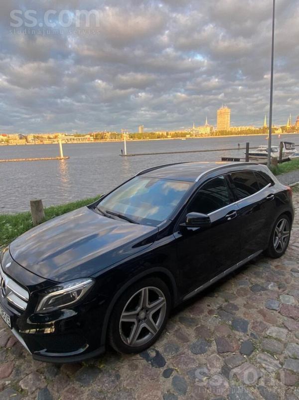 Black Mercedes-Benz 200 2017 in Riga, with an engine capacity of 2.10 L and mileage of 244 thousand km for 12100 €, photo 6 on AUTOMOTO.COM.LV