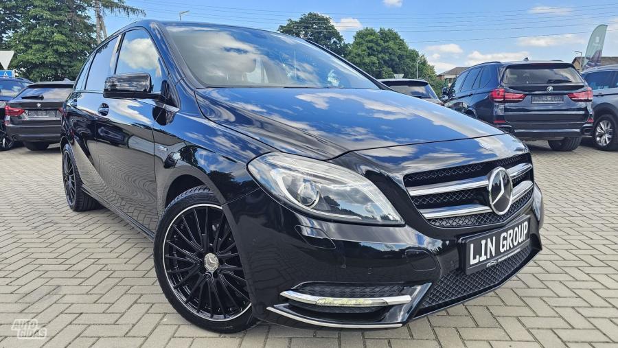 Black Mercedes-Benz 200 2012 in Prienai, with an engine capacity of 1.80 L and mileage of 238 thousand km for 7500 €, photo 1 on AUTOMOTO.COM.LV