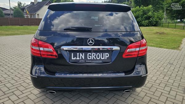 Black Mercedes-Benz 200 2012 in Prienai, with an engine capacity of 1.80 L and mileage of 238 thousand km for 7500 €, photo 6 on AUTOMOTO.COM.LV