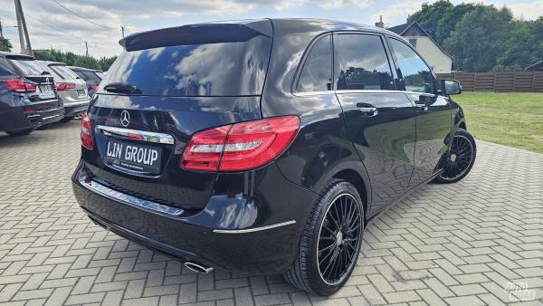 Black Mercedes-Benz 200 2012 in Prienai, with an engine capacity of 1.80 L and mileage of 238 thousand km for 7500 €, photo 7 on AUTOMOTO.COM.LV