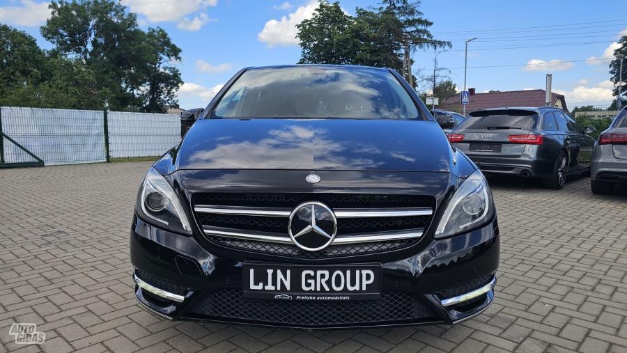 Black Mercedes-Benz 200 2012 in Prienai, with an engine capacity of 1.80 L and mileage of 238 thousand km for 7500 €, photo 10 on AUTOMOTO.COM.LV