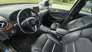 Black Mercedes-Benz 200 2012 in Prienai, with an engine capacity of 1.80 L and mileage of 238 thousand km for 7500 €, photo 11 on AUTOMOTO.COM.LV