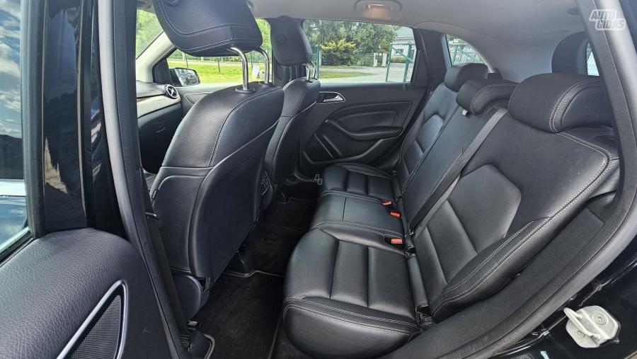 Black Mercedes-Benz 200 2012 in Prienai, with an engine capacity of 1.80 L and mileage of 238 thousand km for 7500 €, photo 19 on AUTOMOTO.COM.LV