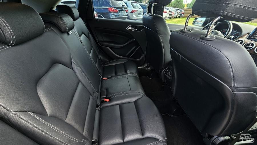 Black Mercedes-Benz 200 2012 in Prienai, with an engine capacity of 1.80 L and mileage of 238 thousand km for 7500 €, photo 20 on AUTOMOTO.COM.LV