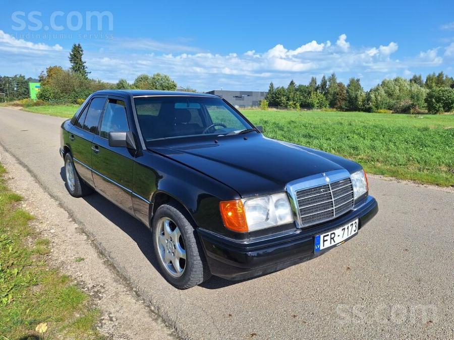 Melns Mercedes-Benz 200 1990 Rīga, ar dzinēja tilpumu 2.00 L un nobraukumu 0 tūkst. km par 3200 €, foto 1 vietnē AUTOMOTO.COM.LV