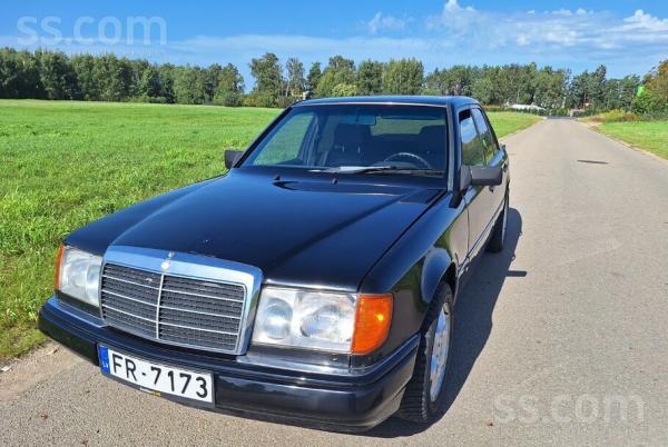 Melns Mercedes-Benz 200 1990 Rīga, ar dzinēja tilpumu 2.00 L un nobraukumu 0 tūkst. km par 3200 €, foto 4 vietnē AUTOMOTO.COM.LV