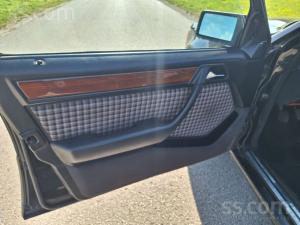 Melns Mercedes-Benz 200 1990 Rīga, ar dzinēja tilpumu 2.00 L un nobraukumu 0 tūkst. km par 3200 €, foto 5 vietnē AUTOMOTO.COM.LV