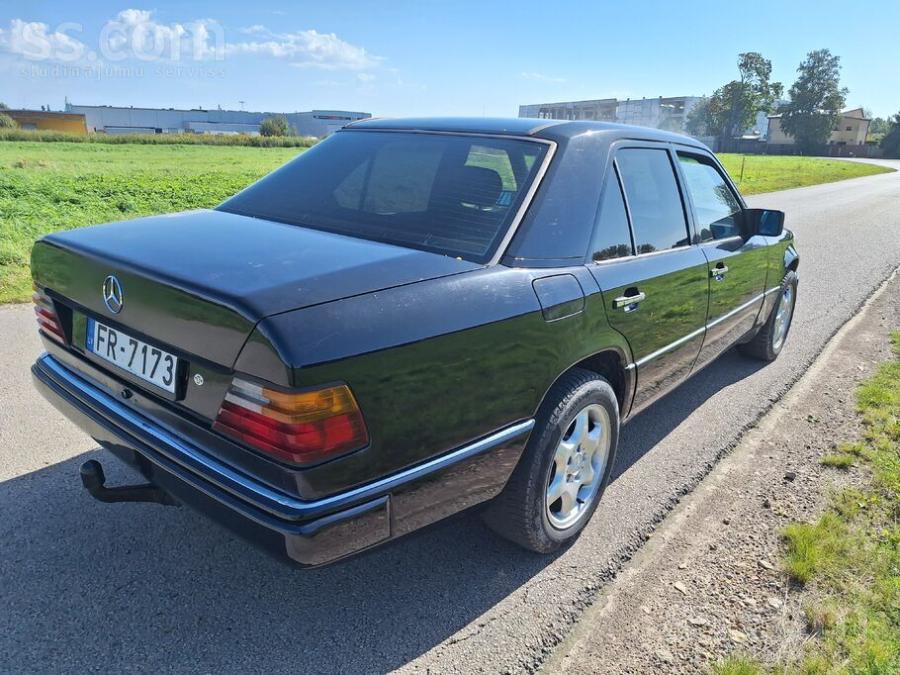 Melns Mercedes-Benz 200 1990 Rīga, ar dzinēja tilpumu 2.00 L un nobraukumu 0 tūkst. km par 3200 €, foto 6 vietnē AUTOMOTO.COM.LV