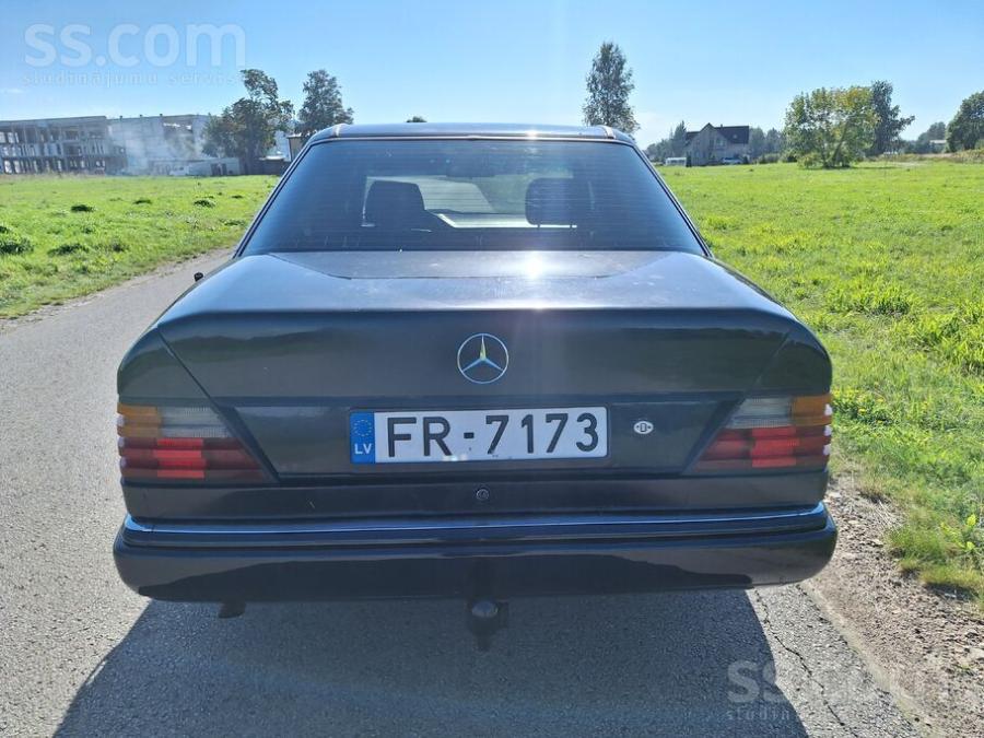 Melns Mercedes-Benz 200 1990 Rīga, ar dzinēja tilpumu 2.00 L un nobraukumu 0 tūkst. km par 3200 €, foto 7 vietnē AUTOMOTO.COM.LV