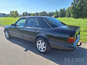 Melns Mercedes-Benz 200 1990 Rīga, ar dzinēja tilpumu 2.00 L un nobraukumu 0 tūkst. km par 3200 €, foto 8 vietnē AUTOMOTO.COM.LV