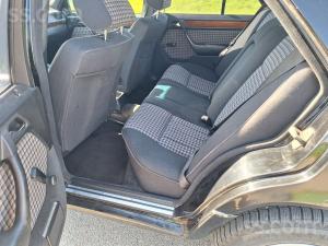 Melns Mercedes-Benz 200 1990 Rīga, ar dzinēja tilpumu 2.00 L un nobraukumu 0 tūkst. km par 3200 €, foto 10 vietnē AUTOMOTO.COM.LV