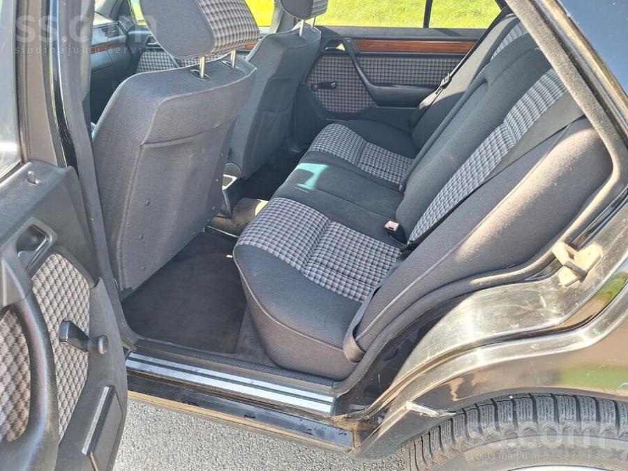Melns Mercedes-Benz 200 1990 Rīga, ar dzinēja tilpumu 2.00 L un nobraukumu 0 tūkst. km par 3200 €, foto 10 vietnē AUTOMOTO.COM.LV