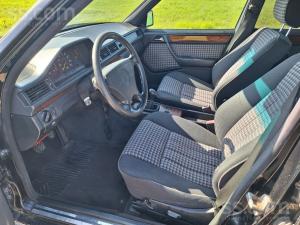 Melns Mercedes-Benz 200 1990 Rīga, ar dzinēja tilpumu 2.00 L un nobraukumu 0 tūkst. km par 3200 €, foto 12 vietnē AUTOMOTO.COM.LV