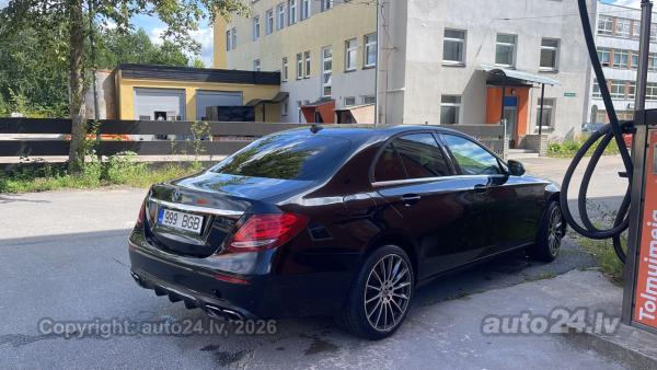 Black Mercedes-Benz 200 2017 in Tallinn, with an engine capacity of 2.00 L and mileage of 170 thousand km for 14999 €, photo 4 on AUTOMOTO.COM.LV