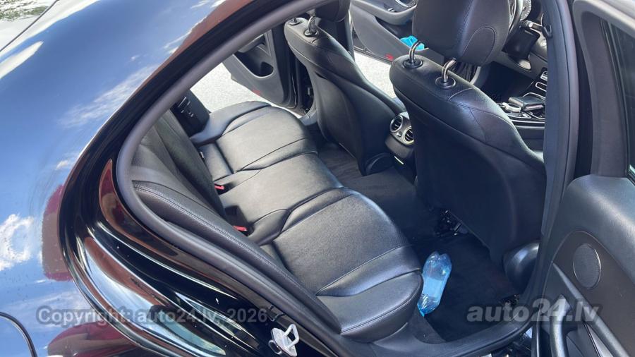 Melns Mercedes-Benz 200 2017 Tallina, ar dzinēja tilpumu 2.00 L un nobraukumu 170 tūkst. km par 14999 €, foto 8 vietnē AUTOMOTO.COM.LV