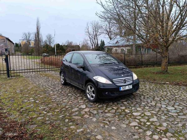 Melns Mercedes-Benz 200 2005 Tallina, ar dzinēja tilpumu 2.00 L un nobraukumu 341 tūkst. km par 750 €, foto 2 vietnē AUTOMOTO.COM.LV