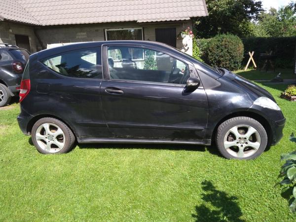 Melns Mercedes-Benz 200 2005 Tallina, ar dzinēja tilpumu 2.00 L un nobraukumu 341 tūkst. km par 750 €, foto 5 vietnē AUTOMOTO.COM.LV