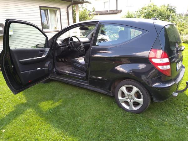 Melns Mercedes-Benz 200 2005 Tallina, ar dzinēja tilpumu 2.00 L un nobraukumu 341 tūkst. km par 750 €, foto 7 vietnē AUTOMOTO.COM.LV