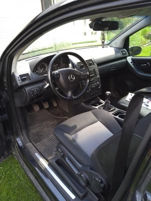 Melns Mercedes-Benz 200 2005 Tallina, ar dzinēja tilpumu 2.00 L un nobraukumu 341 tūkst. km par 750 €, foto 13 vietnē AUTOMOTO.COM.LV