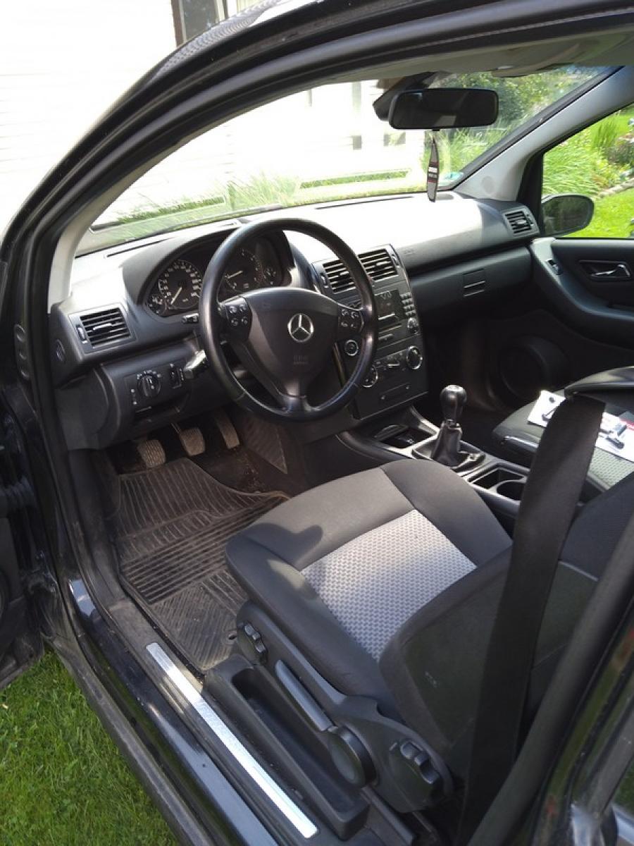 Melns Mercedes-Benz 200 2005 Tallina, ar dzinēja tilpumu 2.00 L un nobraukumu 341 tūkst. km par 750 €, foto 13 vietnē AUTOMOTO.COM.LV