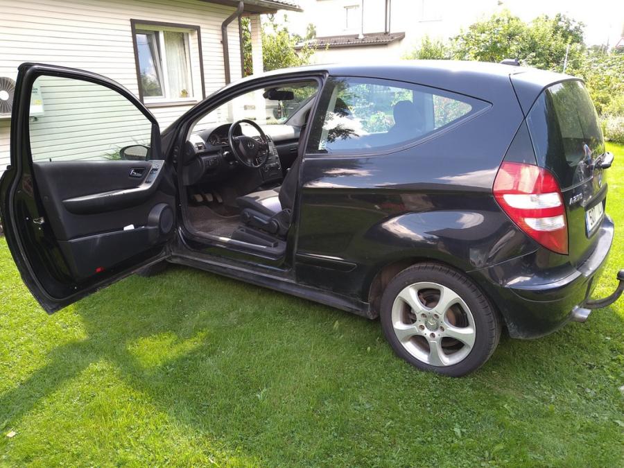 Melns Mercedes-Benz 200 2005 Tallina, ar dzinēja tilpumu 2.00 L un nobraukumu 341 tūkst. km par 750 €, foto 17 vietnē AUTOMOTO.COM.LV