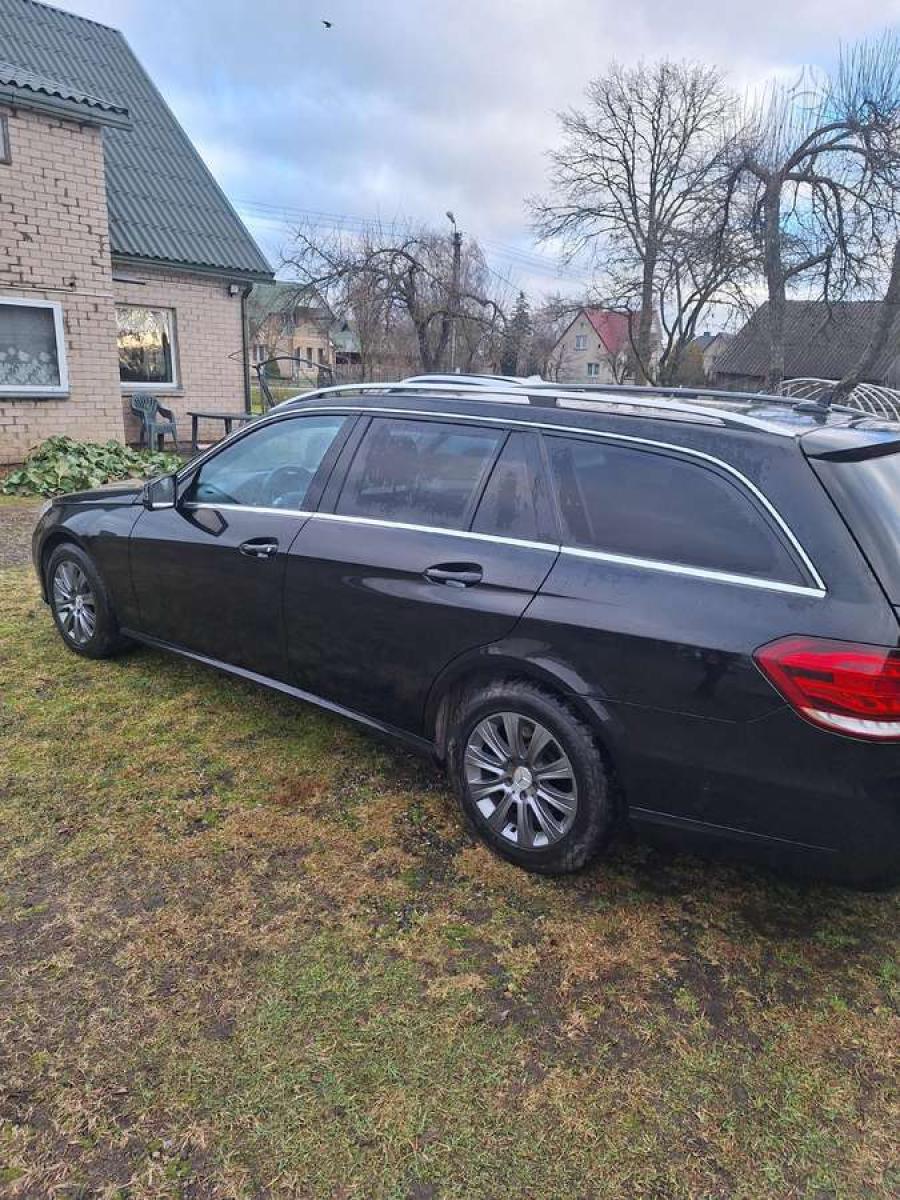 Black Mercedes-Benz 200 2014 in Sakiai, with an engine capacity of 2.00 L and mileage of 300 thousand km for 1 €, photo 15 on AUTOMOTO.COM.LV