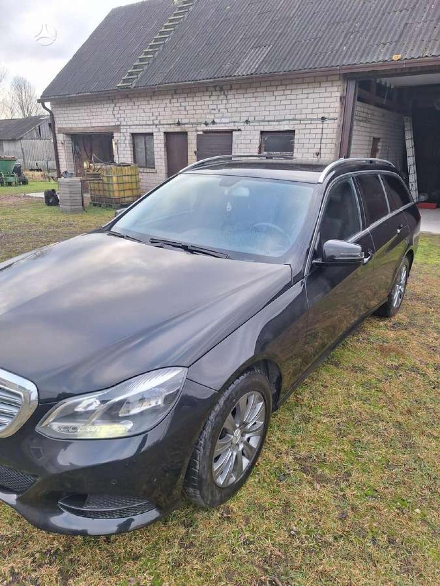 Black Mercedes-Benz 200 2014 in Sakiai, with an engine capacity of 2.00 L and mileage of 300 thousand km for 1 €, photo 18 on AUTOMOTO.COM.LV