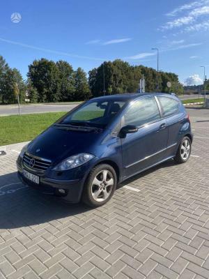 Blue Mercedes-Benz 200 2006 in Kaunas, with an engine capacity of 2.04 L and mileage of 196 thousand km for 1100 €, photo 1 on AUTOMOTO.COM.LV