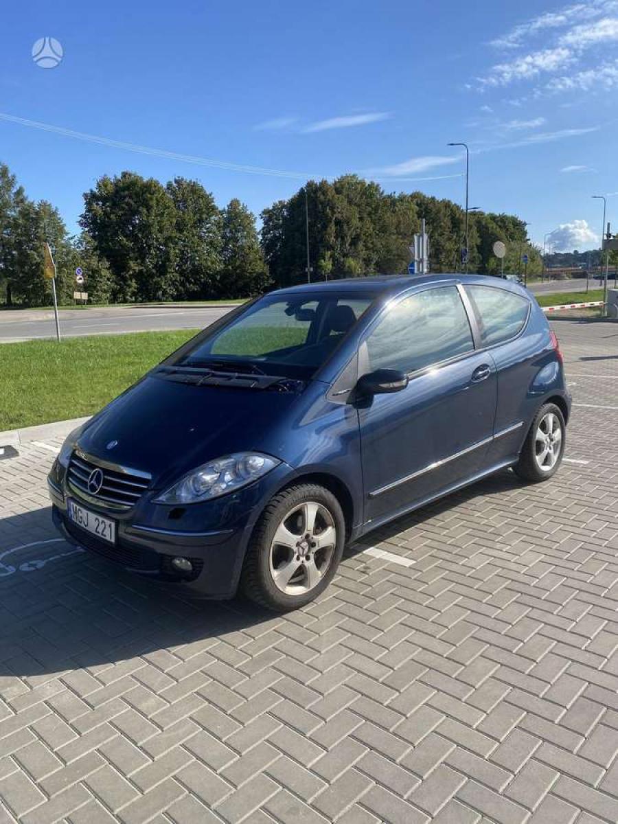 Blue Mercedes-Benz 200 2006 in Kaunas, with an engine capacity of 2.04 L and mileage of 196 thousand km for 1100 €, photo 1 on AUTOMOTO.COM.LV