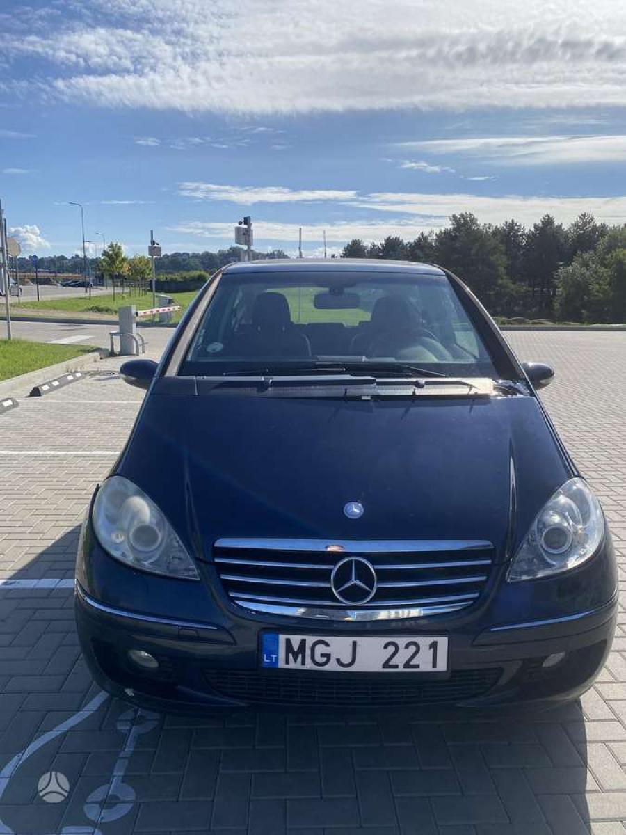 Blue Mercedes-Benz 200 2006 in Kaunas, with an engine capacity of 2.04 L and mileage of 196 thousand km for 1100 €, photo 3 on AUTOMOTO.COM.LV