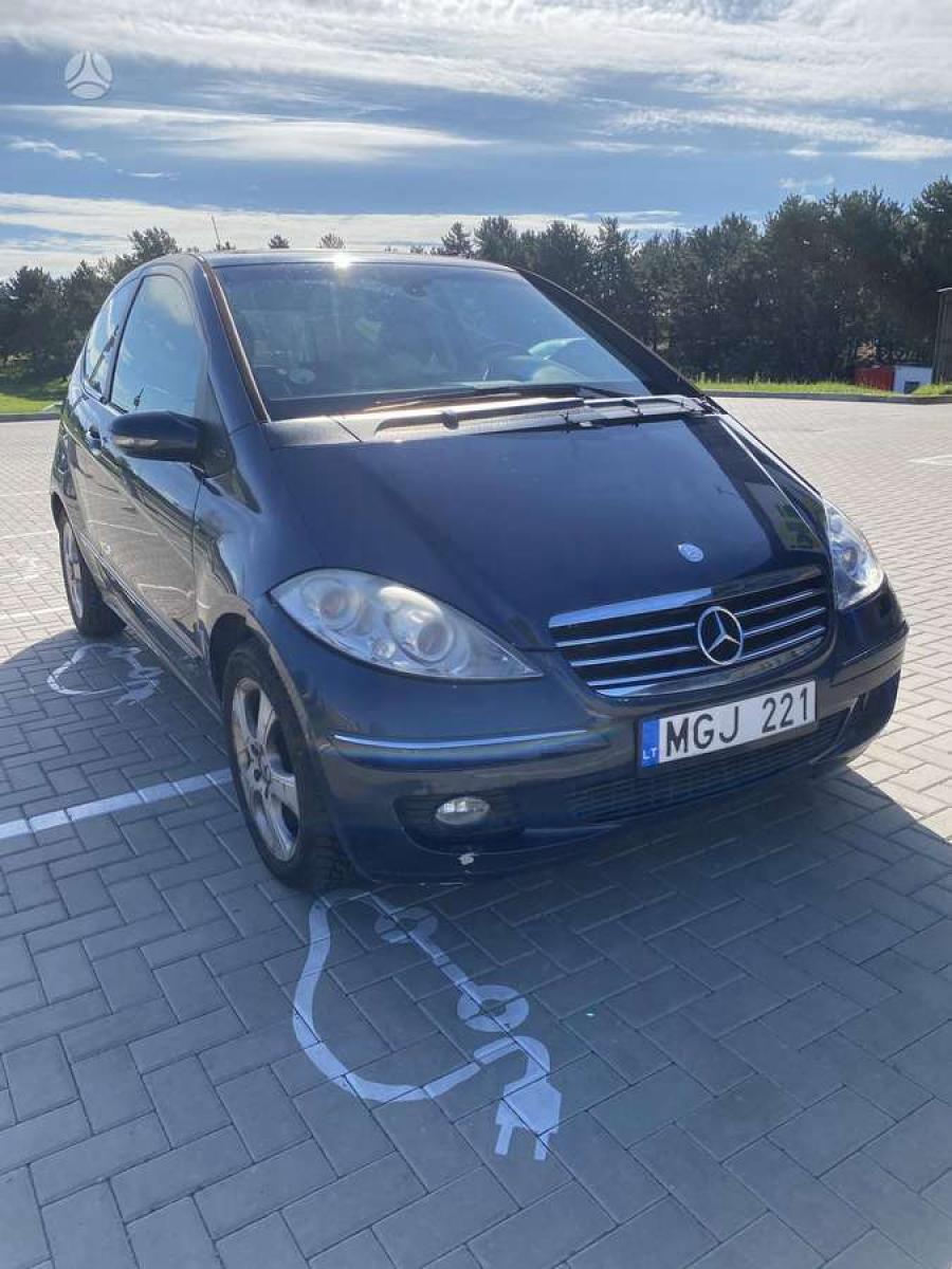 Blue Mercedes-Benz 200 2006 in Kaunas, with an engine capacity of 2.04 L and mileage of 196 thousand km for 1100 €, photo 4 on AUTOMOTO.COM.LV