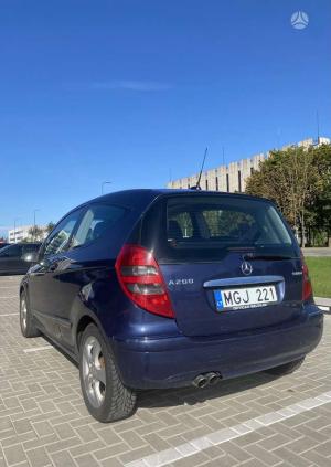 Blue Mercedes-Benz 200 2006 in Kaunas, with an engine capacity of 2.04 L and mileage of 196 thousand km for 1100 €, photo 6 on AUTOMOTO.COM.LV