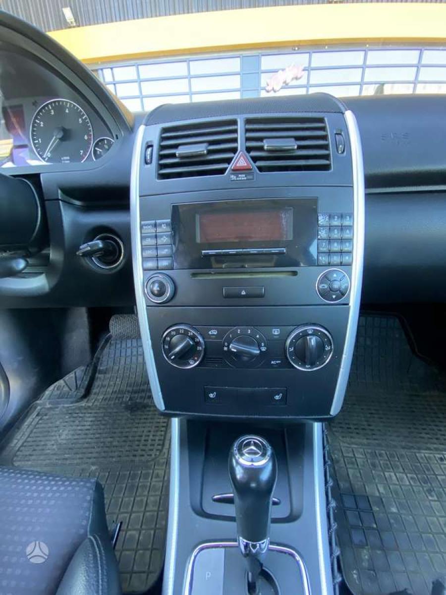 Blue Mercedes-Benz 200 2006 in Kaunas, with an engine capacity of 2.04 L and mileage of 196 thousand km for 1100 €, photo 15 on AUTOMOTO.COM.LV