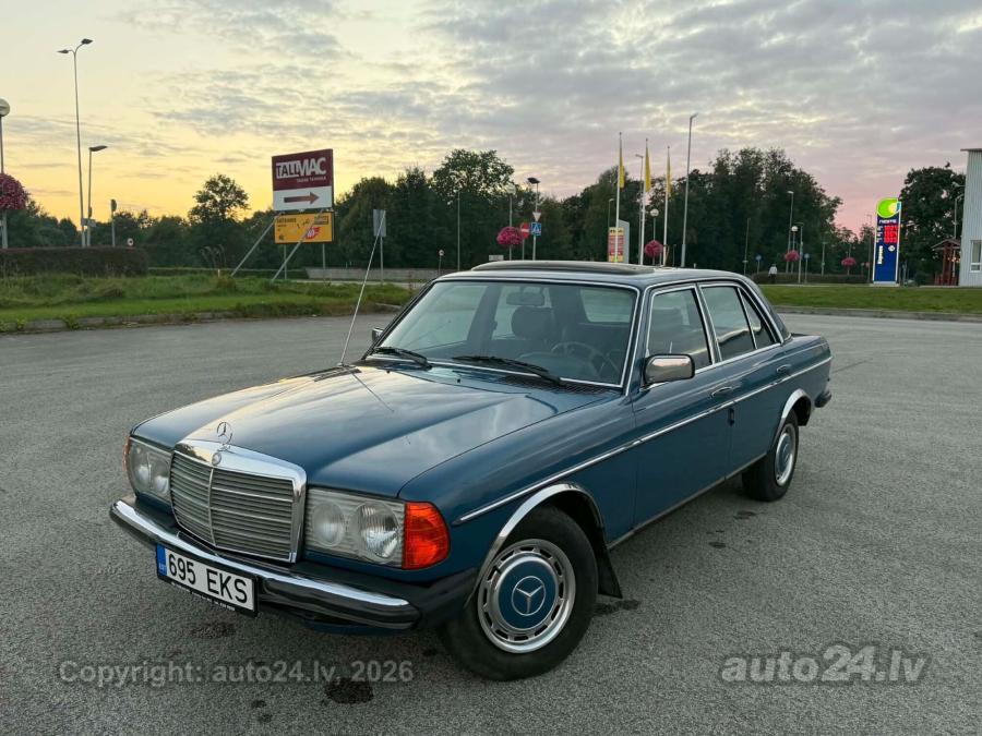 Синий Мерседес 200 1982 в Нарва, объемом двигателя 2.00 л и пробегом 273 тыс. км за 3990 €, фото 3 на AUTOMOTO.COM.LV