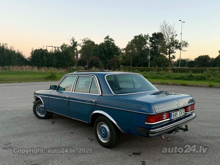 Синий Мерседес 200 1982 в Нарва, объемом двигателя 2.00 л и пробегом 273 тыс. км за 3990 €, фото 4 на AUTOMOTO.COM.LV