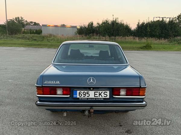 Blue Mercedes-Benz 200 1982 in Narva, with an engine capacity of 2.00 L and mileage of 273 thousand km for 3990 €, photo 7 on AUTOMOTO.COM.LV