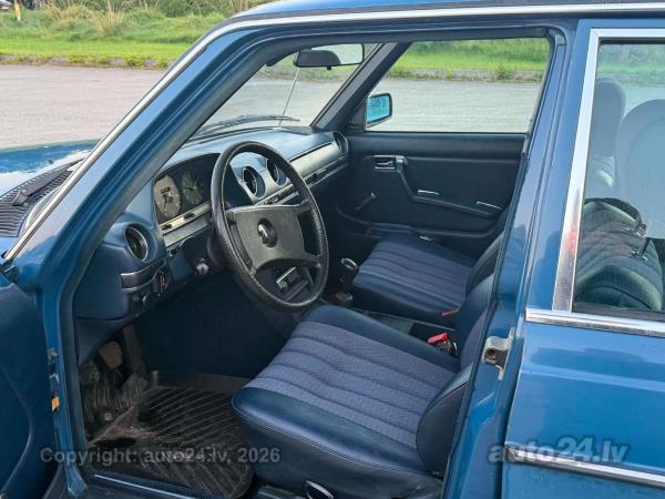 Blue Mercedes-Benz 200 1982 in Narva, with an engine capacity of 2.00 L and mileage of 273 thousand km for 3990 €, photo 8 on AUTOMOTO.COM.LV