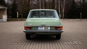 Zaļš Mercedes-Benz 200 1973 Tallina, ar dzinēja tilpumu 2.00 L un nobraukumu 100 tūkst. km par 17500 €, foto 4 vietnē AUTOMOTO.COM.LV