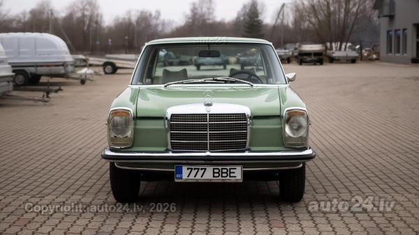 Green Mercedes-Benz 200 1973 in Tallinn, with an engine capacity of 2.00 L and mileage of 100 thousand km for 17500 €, photo 3 on AUTOMOTO.COM.LV
