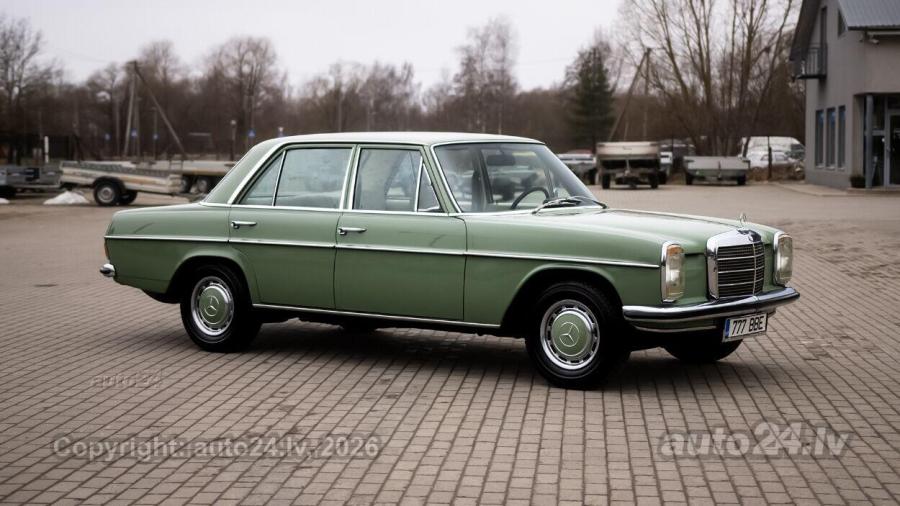 Green Mercedes-Benz 200 1973 in Tallinn, with an engine capacity of 2.00 L and mileage of 100 thousand km for 17500 €, photo 5 on AUTOMOTO.COM.LV
