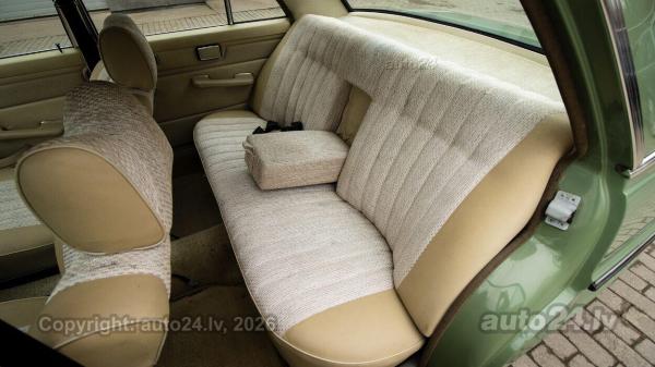 Green Mercedes-Benz 200 1973 in Tallinn, with an engine capacity of 2.00 L and mileage of 100 thousand km for 17500 €, photo 11 on AUTOMOTO.COM.LV