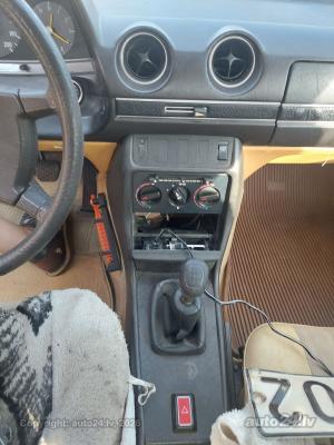 Zaļš Mercedes-Benz 200 1980 Rīga, ar dzinēja tilpumu 2.00 L un nobraukumu 186 tūkst. km par 2700 €, foto 3 vietnē AUTOMOTO.COM.LV